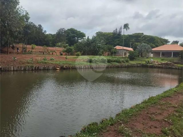 Sítio / Chácara para Venda em Araraquara/SP Chácara Flora Araraquara 3 Quartos