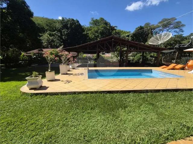 Sítio / Chácara para Venda em Barra do Piraí/RJ Califórnia 3 Quartos