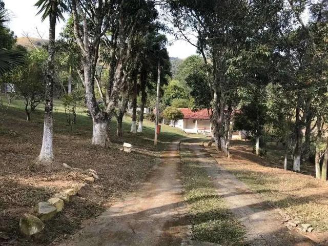 Sítio / Chácara para Venda em Guaratinguetá/SP Rocinha 3 Quartos