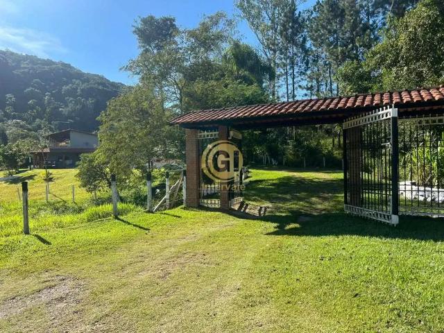 Sítio / Chácara para Venda em Guararema/SP Lagoa Nova 6 Quartos