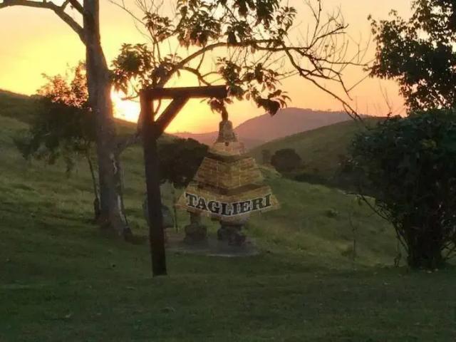 Sítio / Chácara para Venda em Itaquaquecetuba/SP Arujá Country Club 4 Quartos