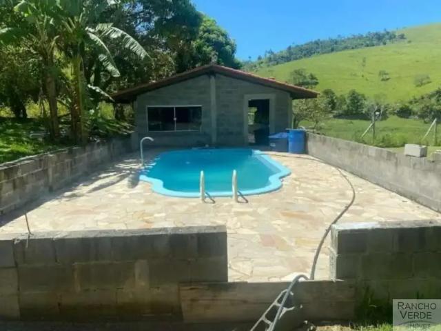 Sítio / Chácara para Venda em Jacareí/SP Área Rural de Jacareí 3 Quartos