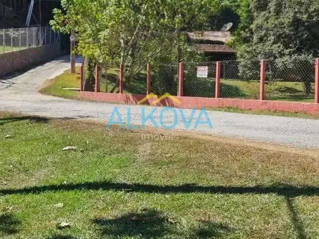Sítio / Chácara para Venda em Jacareí/SP Condomínio Lagoinha 3 Quartos