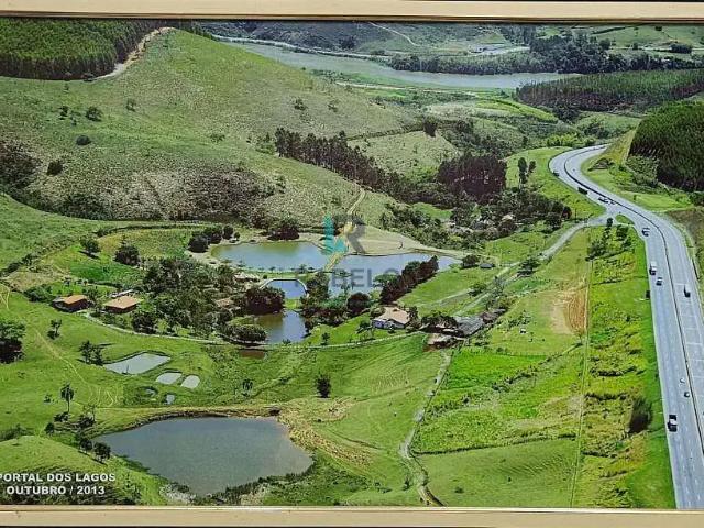 Sítio / Chácara para Venda em Lavrinhas/SP Zona Rural