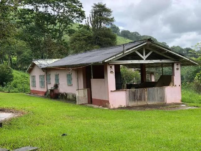Sítio / Chácara para Venda em São José dos Campos/SP Água Soca 3 Quartos