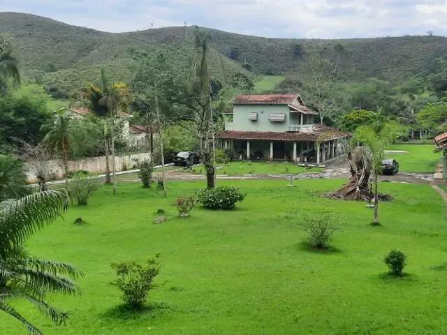 Sítio / Chácara para Venda em São José dos Campos/SP Taquari 4 Quartos