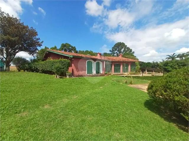 Sítio / Chácara para Venda em São Roque/SP Bairro do Carmo 3 Quartos