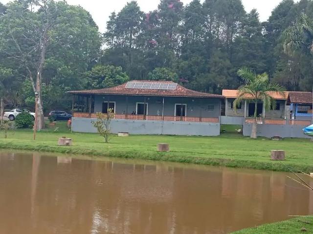 Sítio / Chácara para Venda em São Roque/SP Bairro do Carmo 4 Quartos