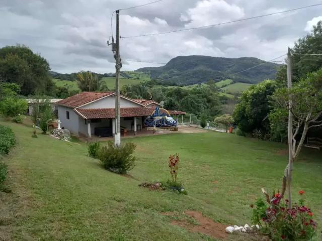 Sítio / Chácara para Venda em Pouso Alegre/MG Anhumas 4 Quartos