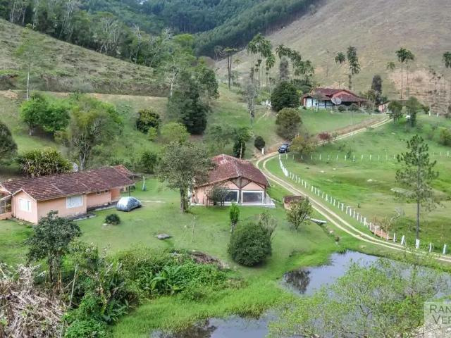 Sítio / Chácara para Venda em Paraibuna/SP Pavoeiro