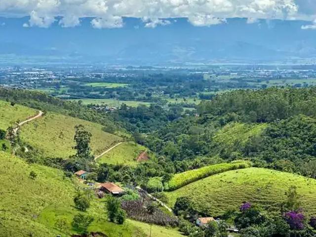 Sítio / Chácara para Venda em Pindamonhangaba/SP Goiabal