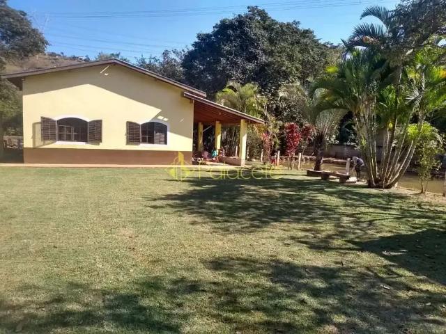 Sítio / Chácara para Venda em Pindamonhangaba/SP Goiabal 3 Quartos