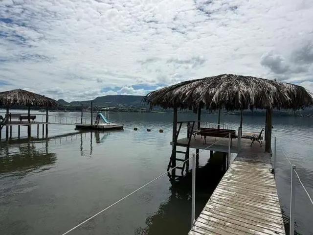 Sítio / Chácara para Venda em Rifaina/SP Condomínio Portal do Lago 4 Quartos