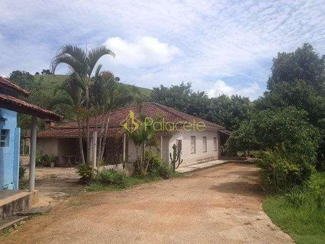 Sítio / Chácara para Venda em Taubaté/SP Registro 3 Quartos