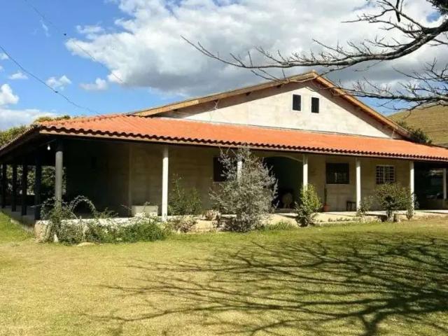 Sítio / Chácara para Venda em Taubaté/SP Registro 3 Quartos