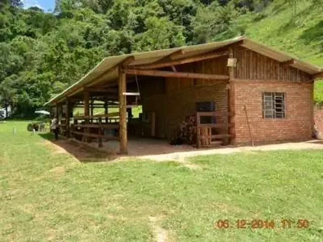 Sítio / Chácara para Venda em Taubaté/SP Zona Rural 4 Quartos
