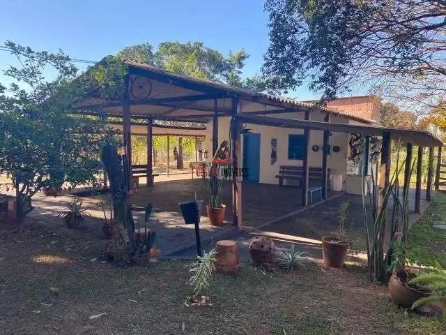 Sítio / Chácara para Venda em Uberlândia/MG Chácaras Eldorado 6 Quartos