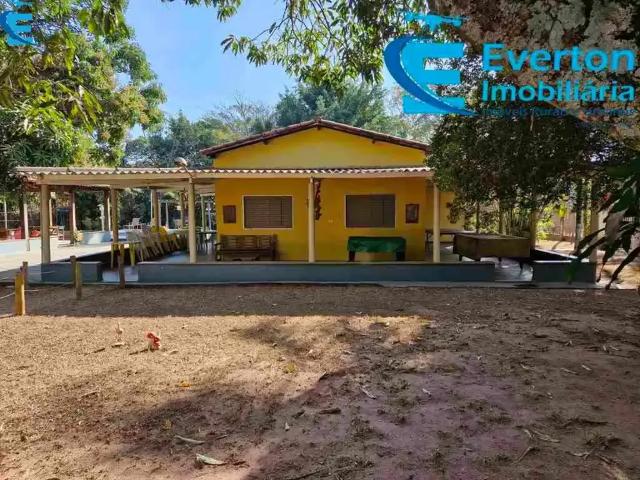 Sítio / Chácara para Venda em Uberlândia/MG Jockey Camping 3 Quartos