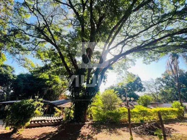 Sítio / Chácara para Venda em Uberlândia/MG Jockey Camping 4 Quartos