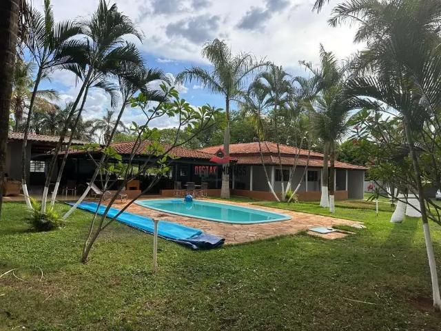 Sítio / Chácara para Venda em Uberlândia/MG Jockey Camping 4 Quartos