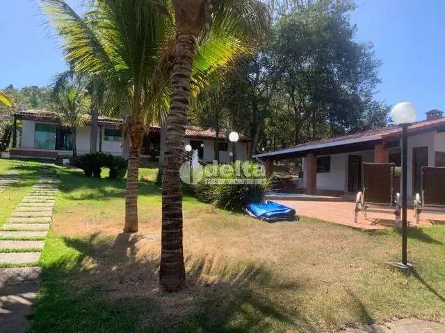 Sítio / Chácara para Venda em Uberlândia/MG Represa de Miranda 5 Quartos