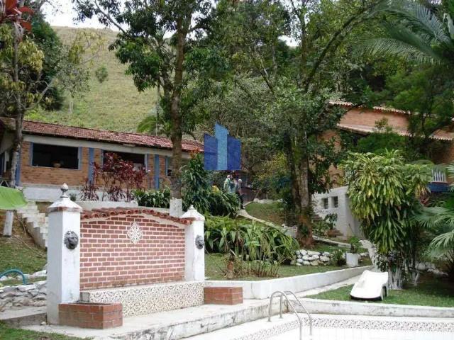 Sítio / Chácara para Venda em Volta Redonda/RJ Santa Cruz 4 Quartos