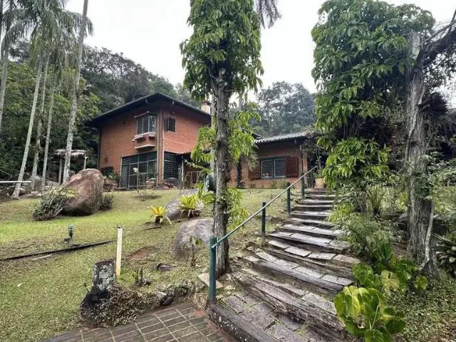 Sítio / Chácara para Venda em Valinhos/SP Chácaras Alpina 5 Quartos