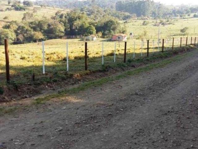 Sitio com 3 Alqueires, 10 km do centro de Quadra SP, Sitinho com preço de oportunidade. 550 mil