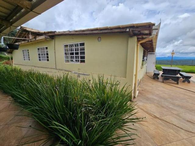 Sítio com 3 dormitórios à venda, 2099 m² por R$ 430.000 Centro Itatiaiuçu/MG