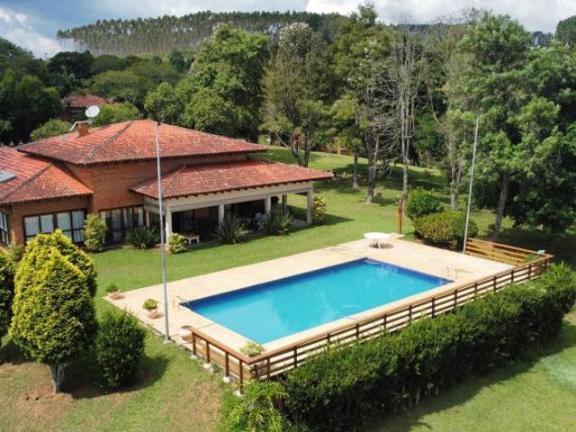 Sítio com 108.900m² à Beira da Represa Itupararanga – Vista Incrível!