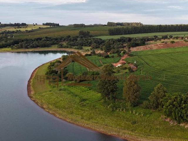 Sitio com 10 alqueires, margem com a represa Jurumirim, na região de Itaí SP