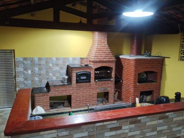 Sitio com 32 mil metros com piscina