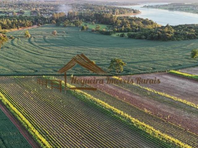 Sitio com 42,35 hectares, margem da represa em Avaré SP