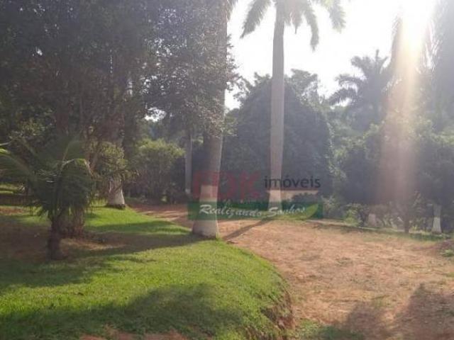 Sítio com 4 dormitórios à venda, 23000 m² por R$ 2.800.000,00 Barreiro Taubaté/SP