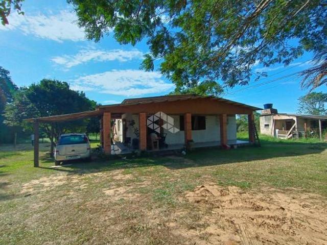 SÍTIO COM 8968m² COM CASA 3 DORMITÓRIOS E 2 VAGAS COBERTAS