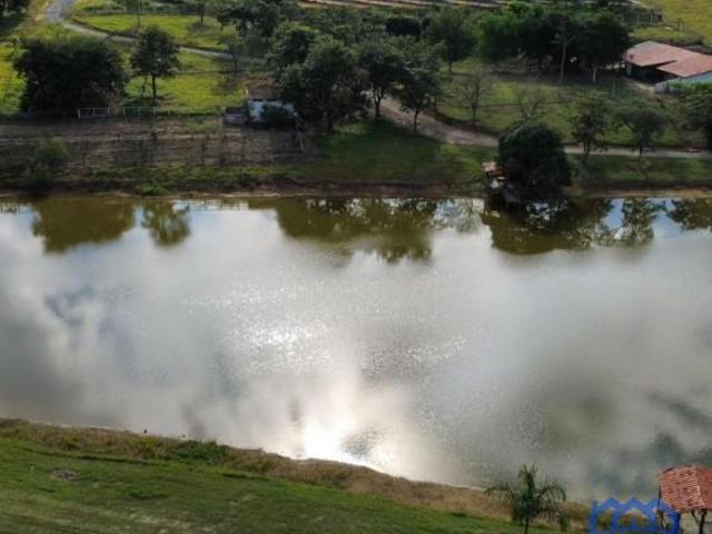 Sítio com 8 Quartos e 8 banheiros à Venda, 68.000 m² por R$ 3.300.000 Cód. ch2433