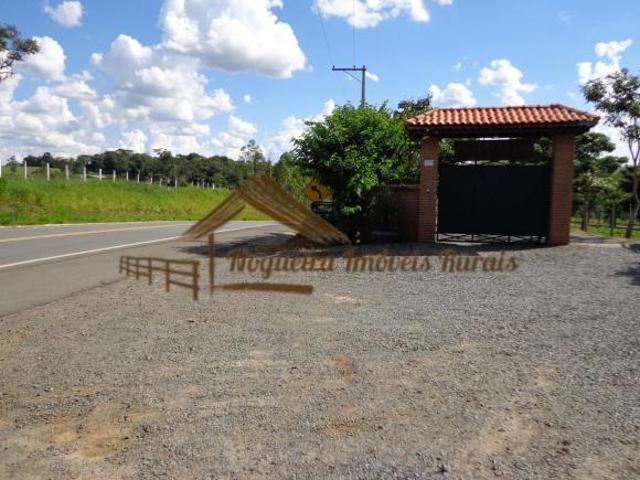 Sitio com 9 alqueires na região de Porangaba/SP