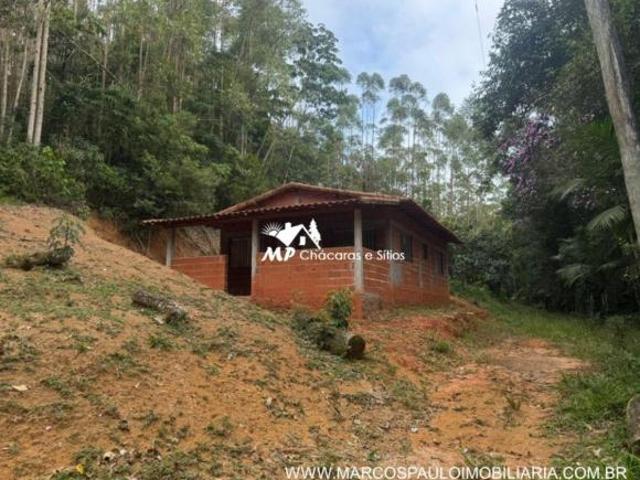 SÍTIO COM CACHOEIRA NA REGIÃO DE SALESÓPOLIS