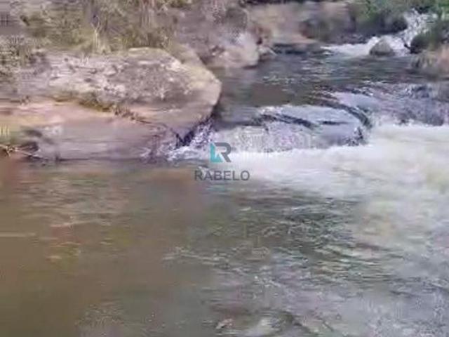 SÍTIO COM CACHOEIRAS E RICO EM MATA EM MARMELÓPOLIS MG