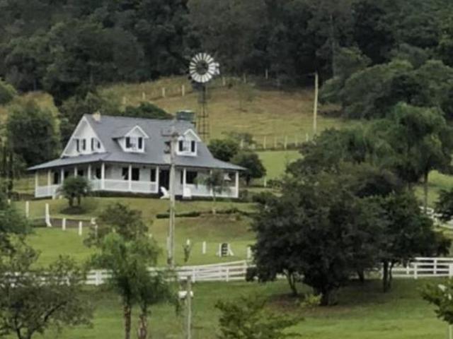 Sitio com Casa Alto Padrão em Novo Hamburgo/RS na localidade de Lomba Grande