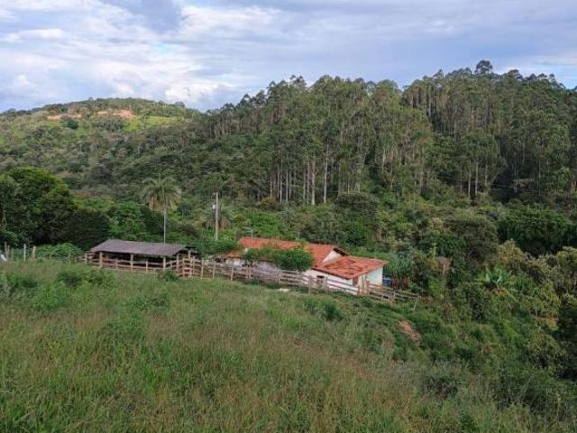 Sitio com casa de 3 quarto em Rio Manso e área ideal para pasto