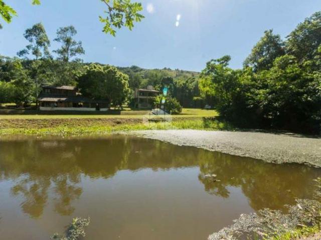 SÍTIO COM CASA E PISCINA NO BAIRRO CAMPO NOVO!
