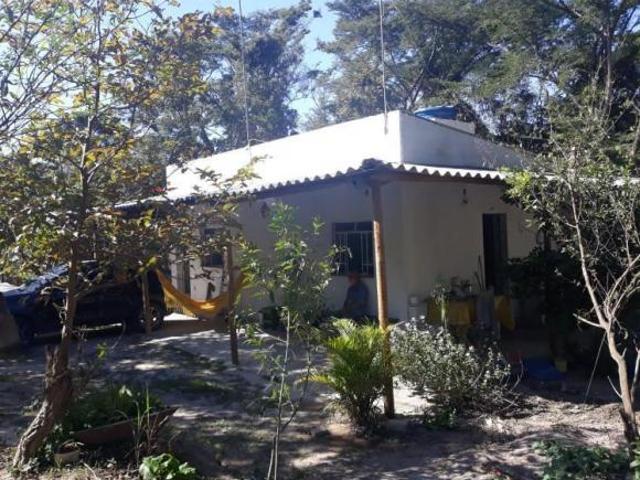 SITIO COM AGUA NO FUNDO