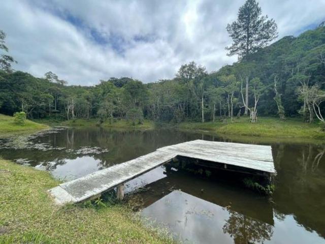 Sítio com área de 169.157 m², localizado em São Lourenço da Serra