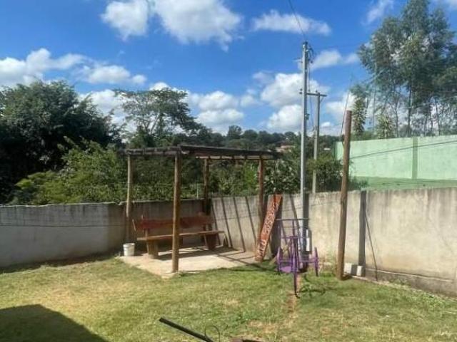 Sítio com Área Gourmet e Quintal Amplo