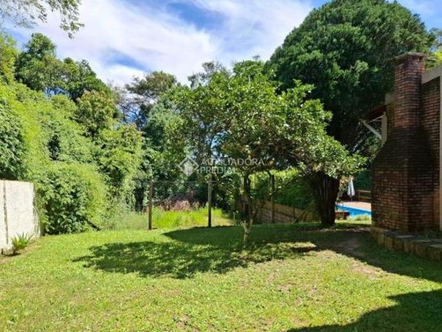 Sítio com benfeitorias vaiadas,árvores frutíferas,Piscina, quadra poliesportiva