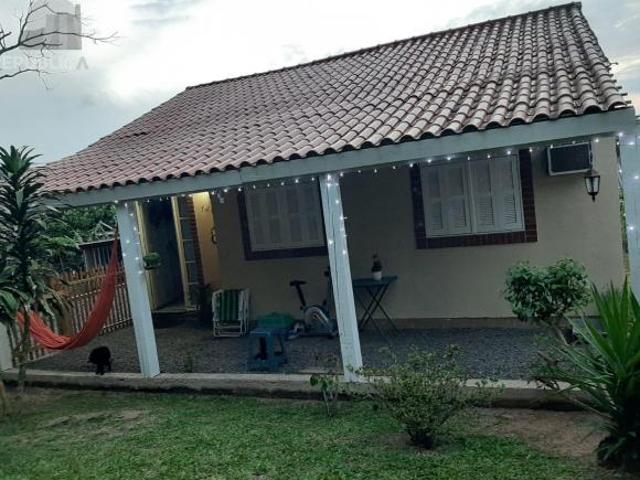 SITIO COM DUAS CASAS E PISCINA NA RESTINGA