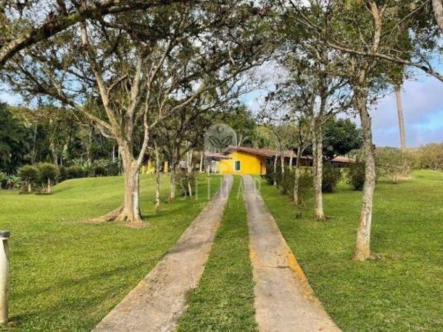 Sítio com excelente acesso e estrutura completa em meio à natureza Juquitiba/SP