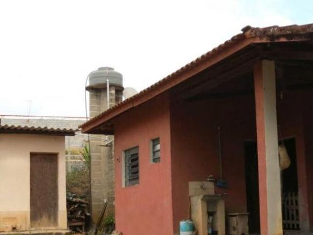 Sitio com lago em Ibiúna