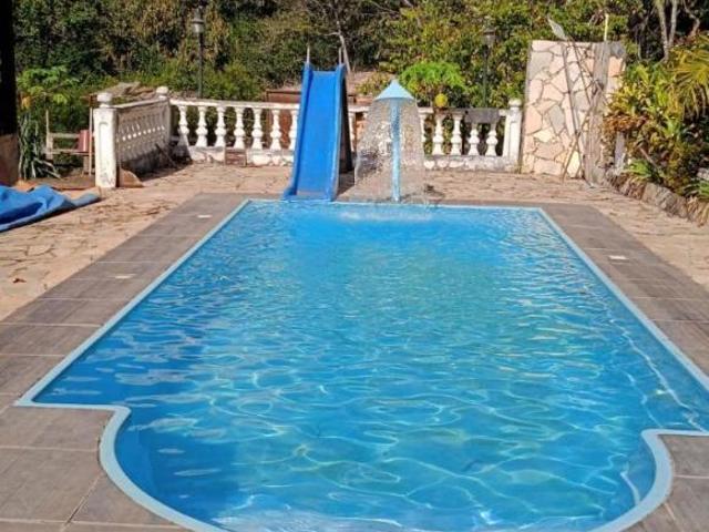 SÍTIO COM LAGOA E PISCINA À VENDA CARMO DO CAJURU/MG